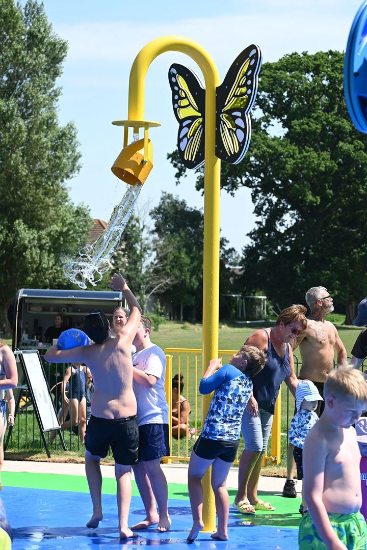 Edmonds Park Splash Pad - Didcot - The Splash