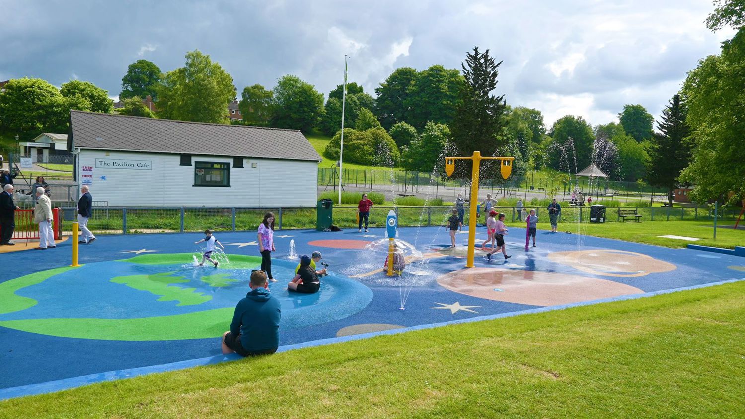 Lake Pleasure Grounds - Warminster - The Splash